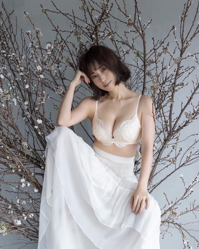 【画像】MEGUMIさん(41)のセクシーランジェリー姿wwwwwww