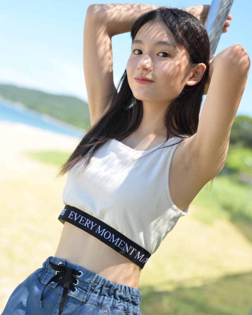 【画像】JCさん、自分の身体がエッチすぎるのに気付かず配信してしまうwwwwwwww