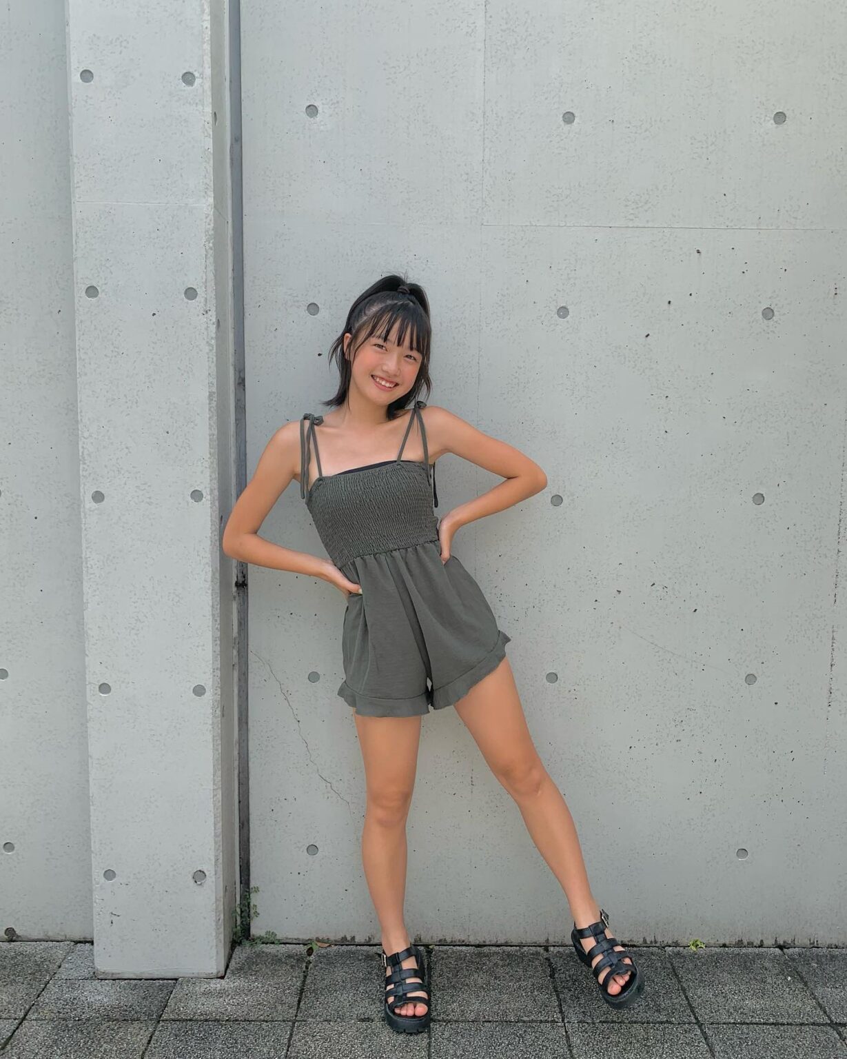 【動画】巨乳JCさん、自慢のボディを見せつけたい欲が溢れ出てしまうwwwwwww