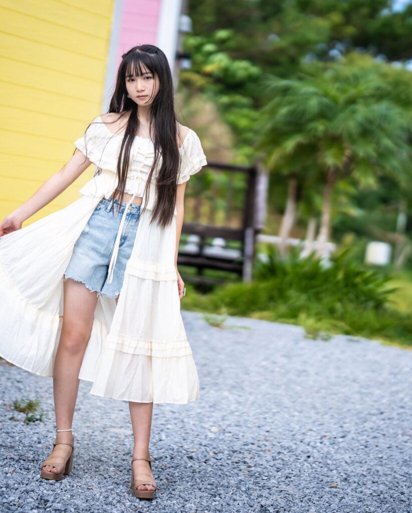 【動画】巨乳JCさん、自慢のボディを見せつけたい欲が溢れ出てしまうwwwwwww