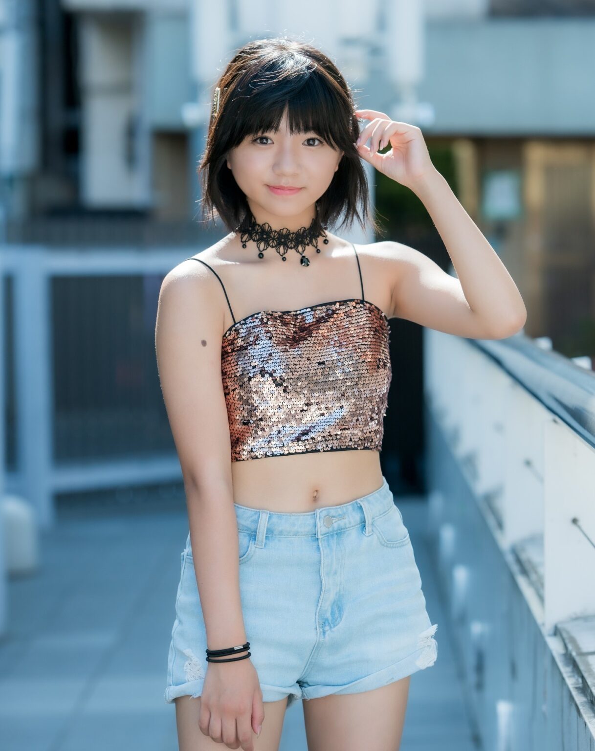 【動画】巨乳JCさん、自慢のボディを見せつけたい欲が溢れ出てしまうwwwwwwww