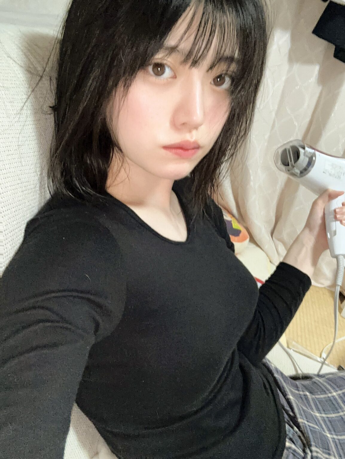 【画像】日焼けJCさん、胸の発育が良すぎて「女」になってしまうwwwwwwwwww