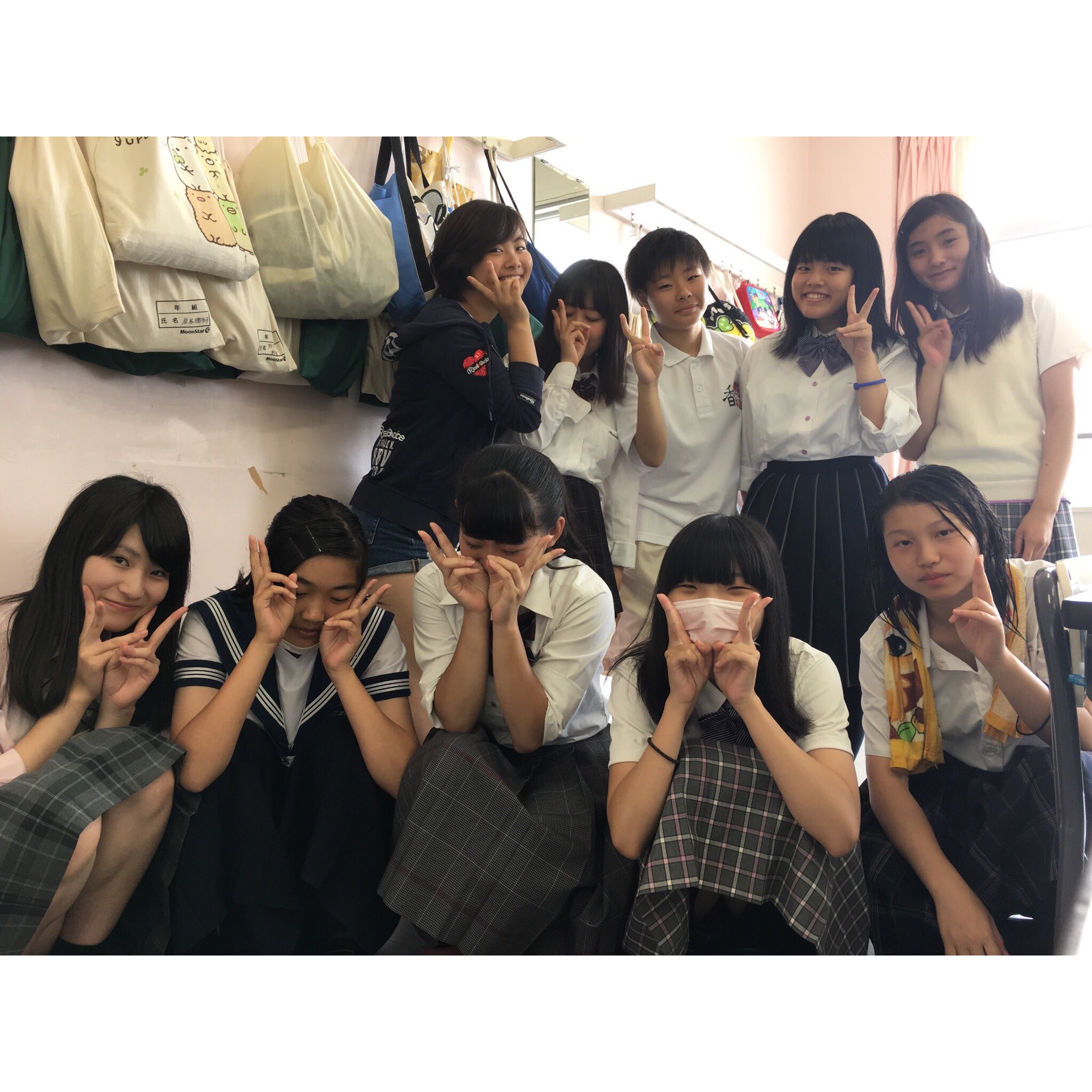 【画像】JKとかいうコスプレよりエロい服着た集団wwwwwwwwww