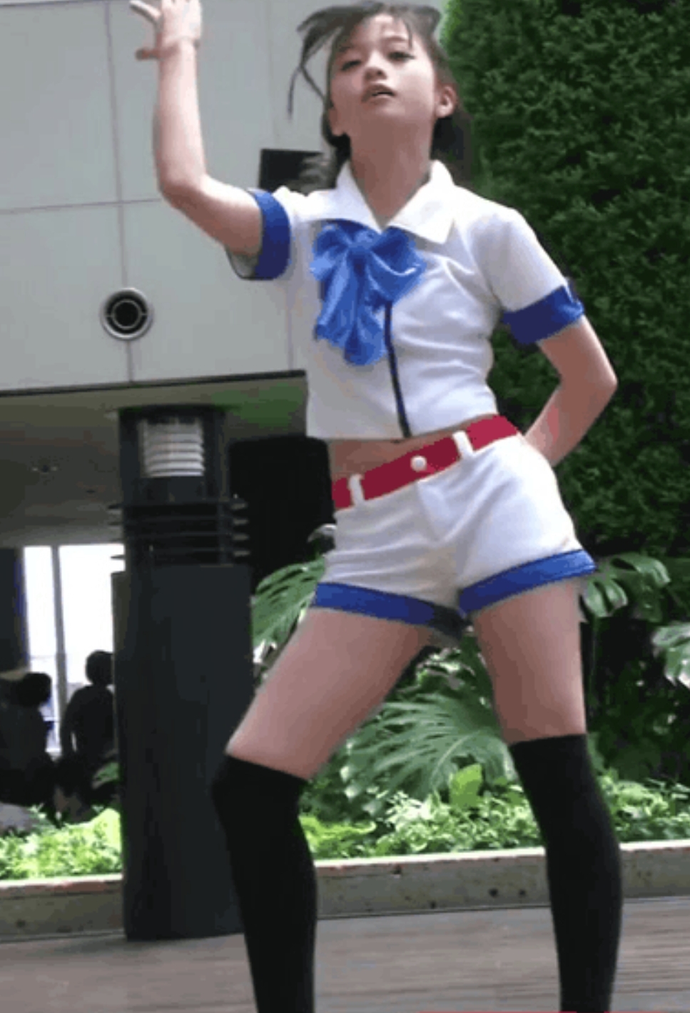 【動画】女子中学生JCのエチエチ腰振りダンス、ドスケベすぎるwwwwwwwww