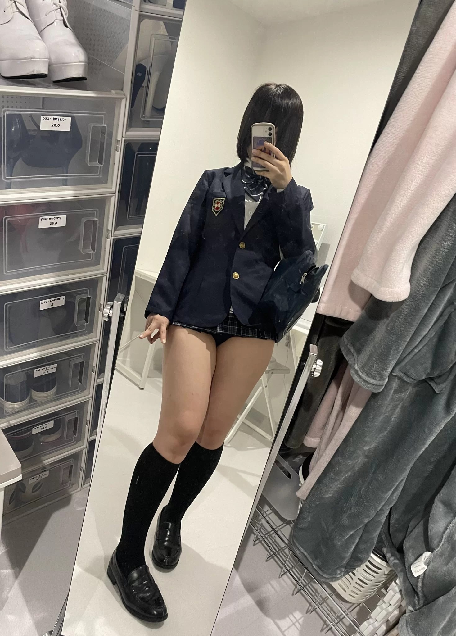 【画像】令和JKの太もも限界突破wwwwwwww